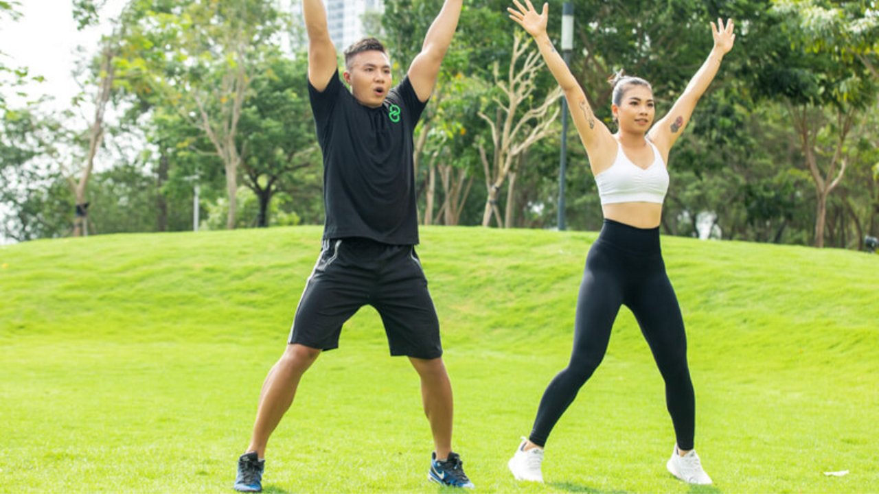 Jumping jack là gì? Tập đúng cách để đốt calo giảm cân hiệu quả | AIA Vietnam